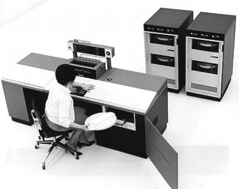 History (1965): IBM 2310 Disk Drive and 2315 Cartridge - StorageNewsletter