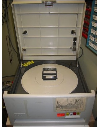 History (1977): DEC RL01 - StorageNewsletter