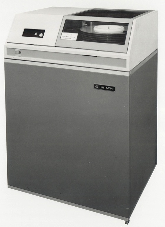 History (1967): Hitachi H-8564 Magnetic Disk Drive - StorageNewsletter