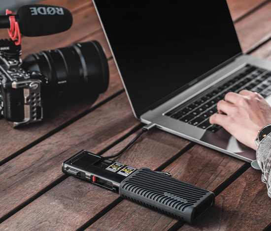 Pgytech USB 3.2 Gen2 CFexpress CreateMate Card Reader Case ...